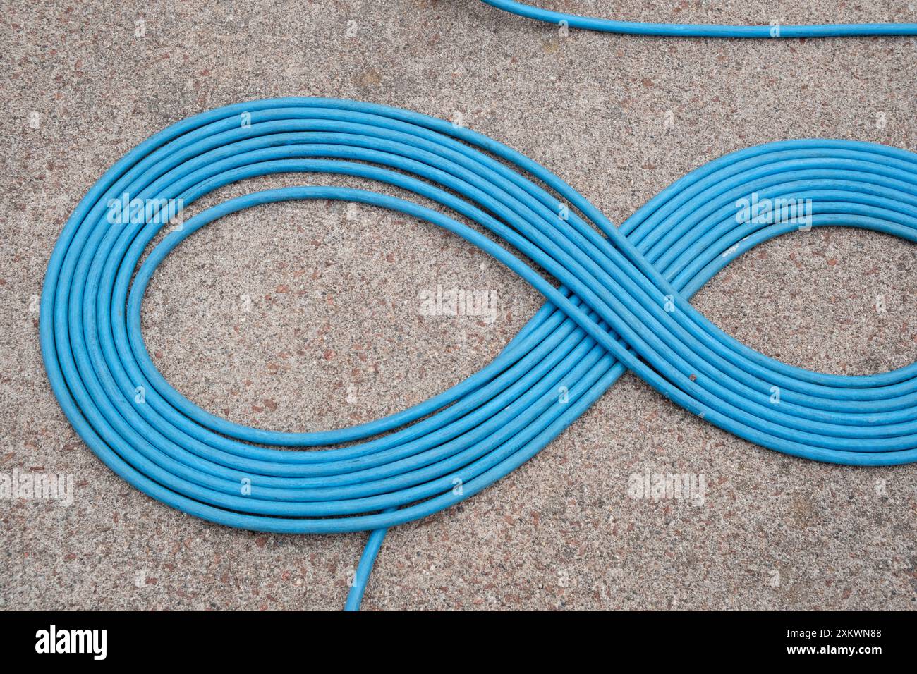 Infinity symbol drawing hi-res stock photography and images - Alamy