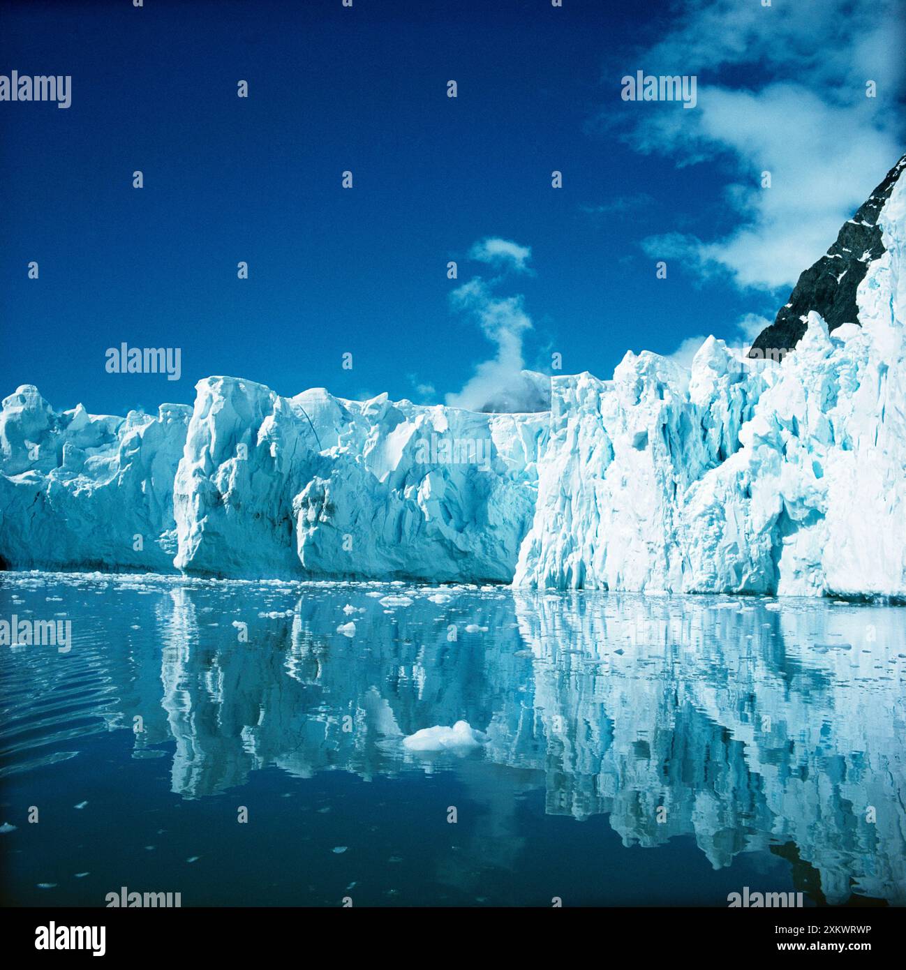 Antarctic ice features hi-res stock photography and images - Alamy