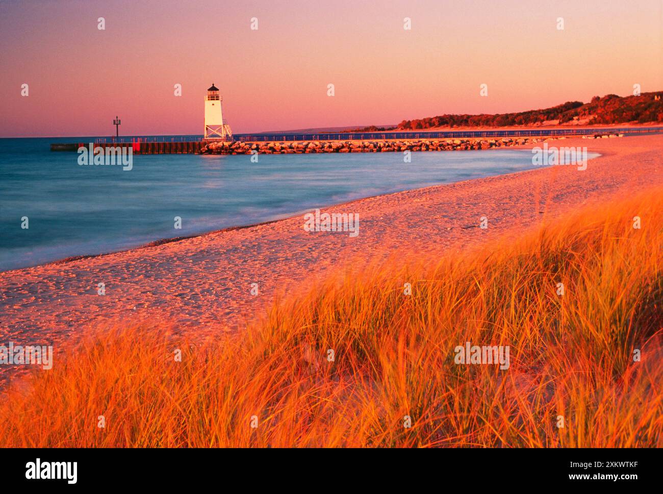 Arty lighthouses hi-res stock photography and images - Alamy