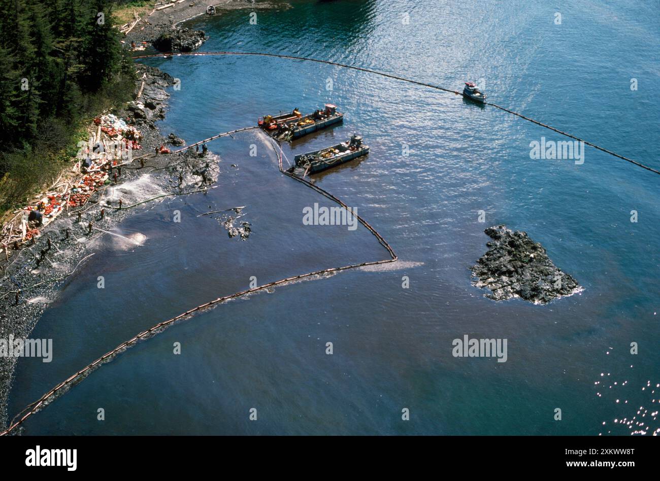 Oil Spill - clean-up May 89 Stock Photo - Alamy