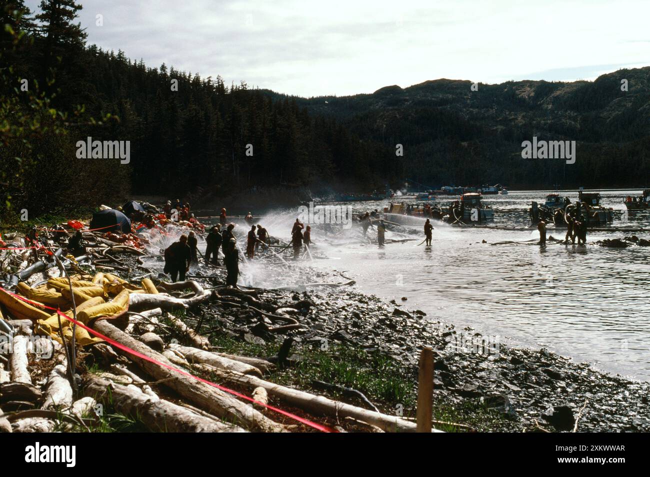 Oil Spill - clean up after Exxon Valdez, oil tanker Stock Photo - Alamy