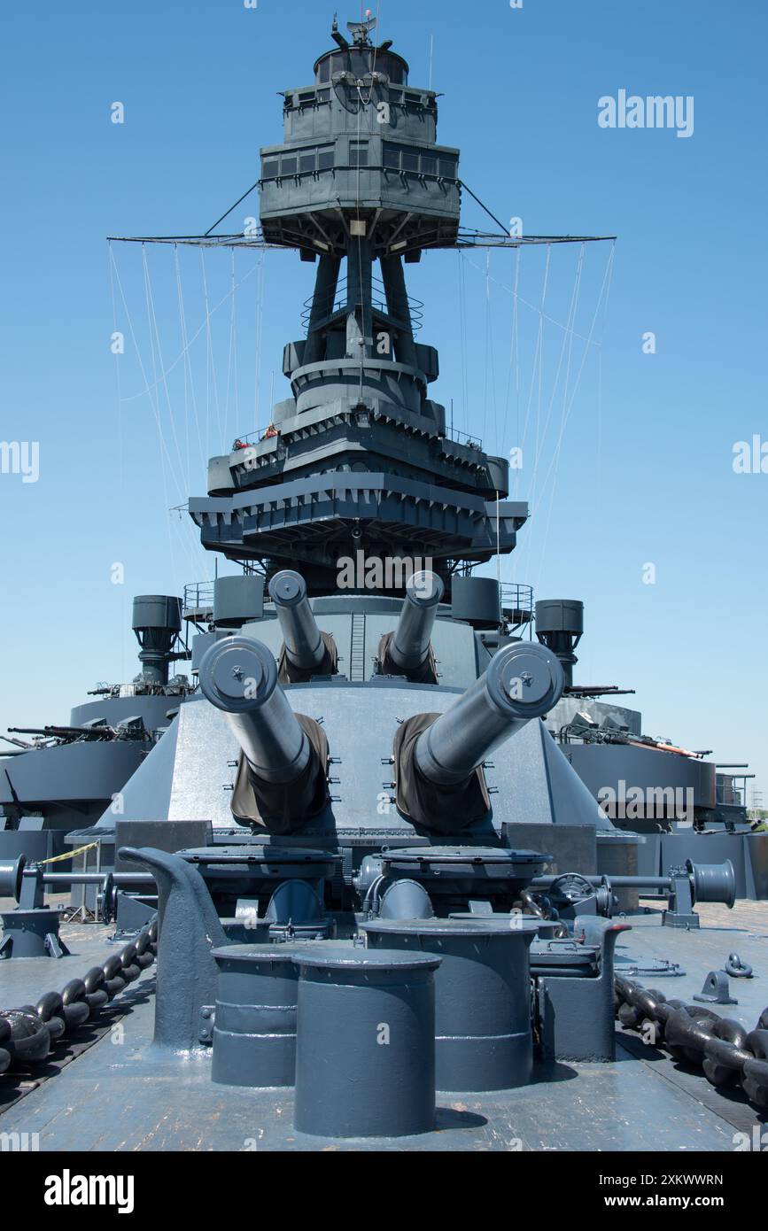 Uss houston ww2 hi-res stock photography and images - Alamy