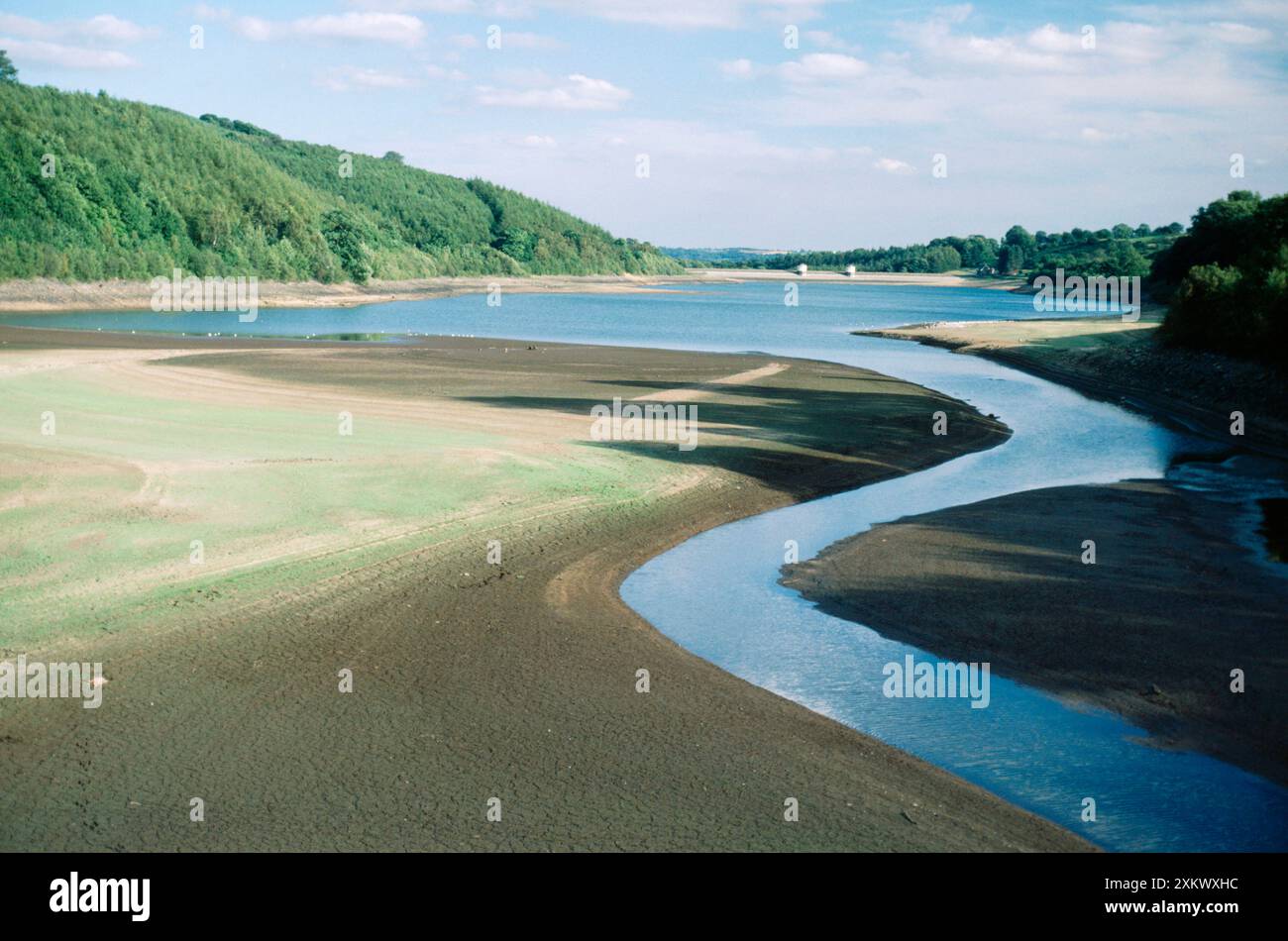 RESERVOIR - Drying up in drought Stock Photo - Alamy