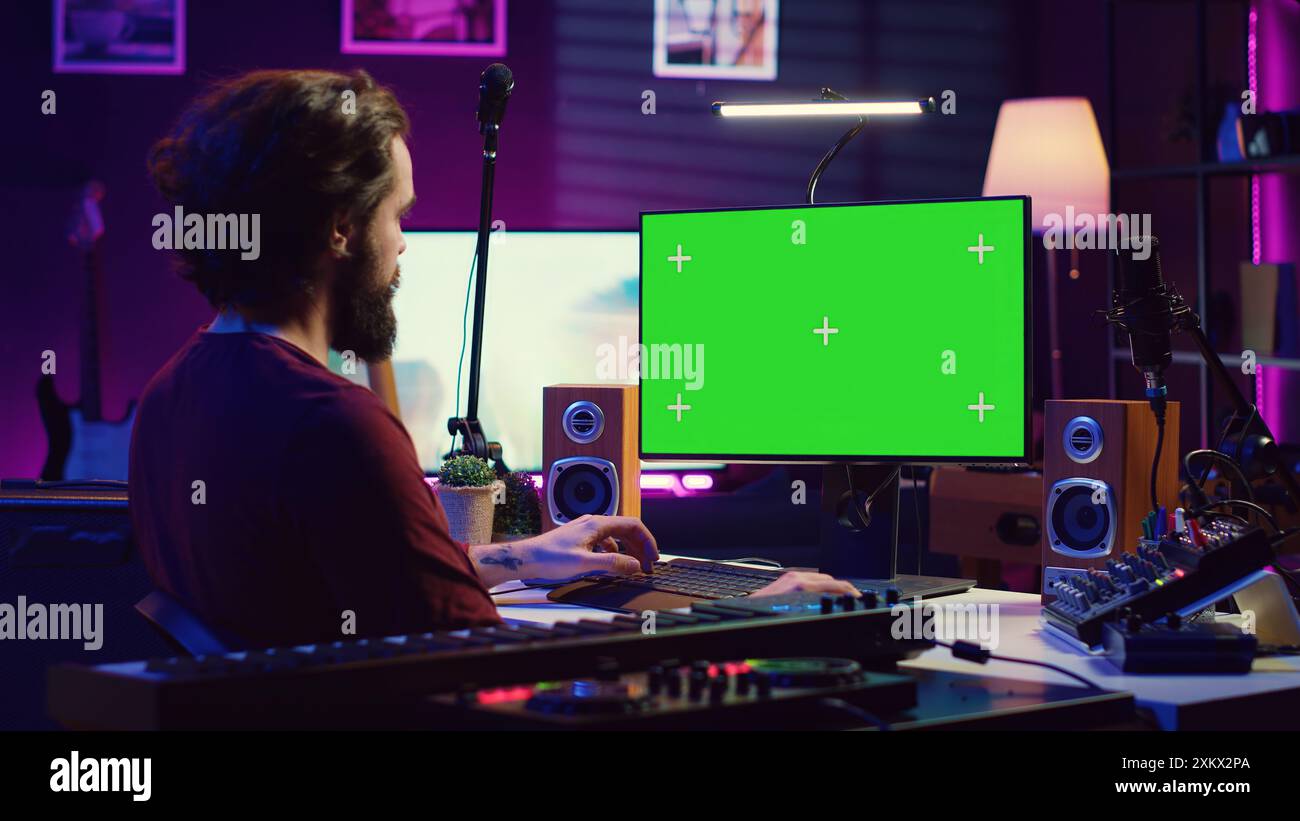 Sound engineer beginner learning acoustical engineering and mastering ...