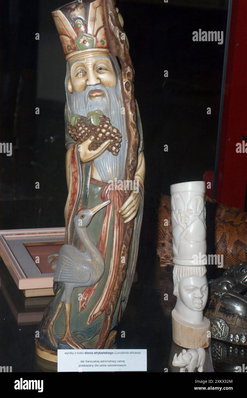 European ivory carvings hi-res stock photography and images - Alamy