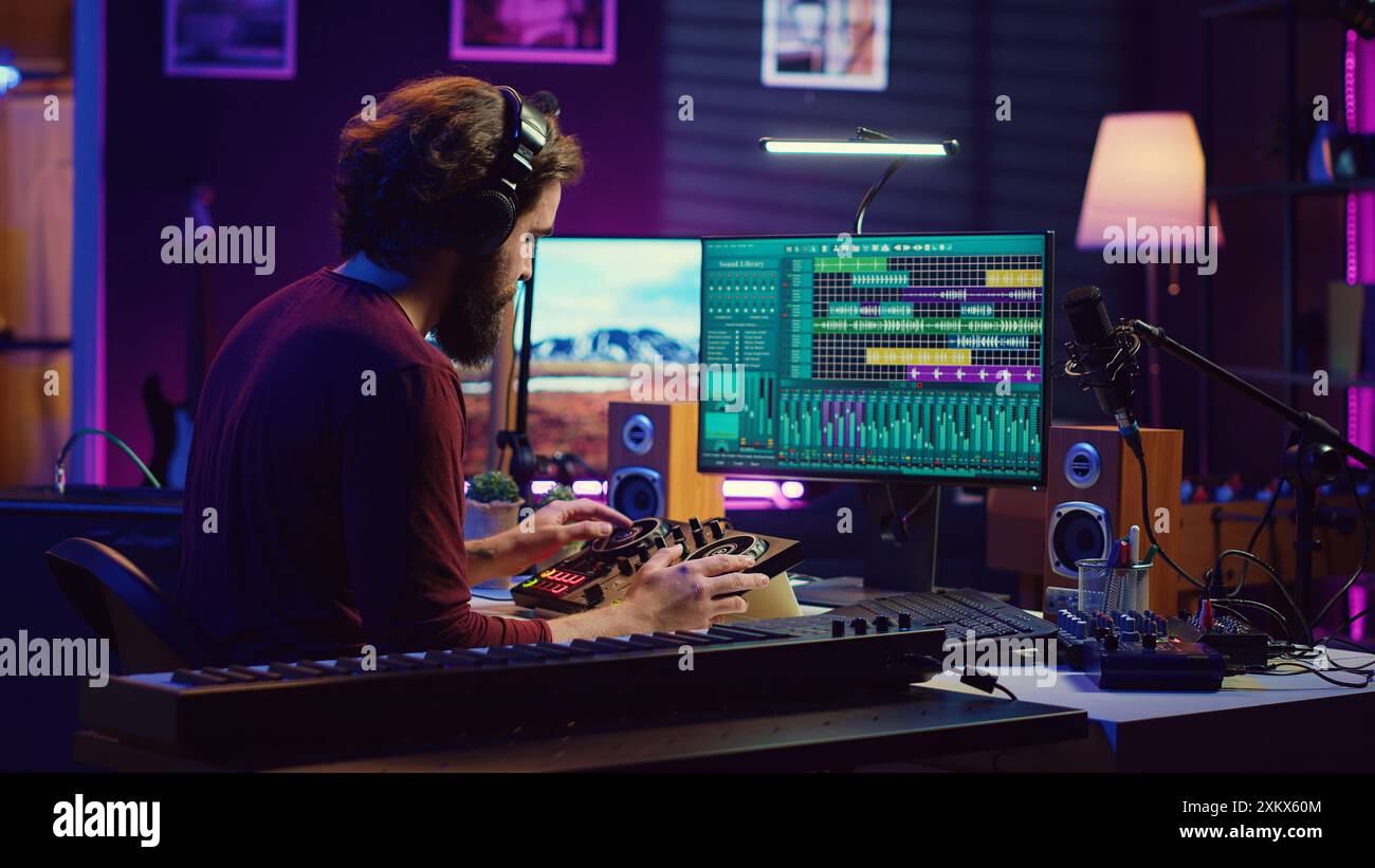 Digital audio workstations hi-res stock photography and images - Alamy