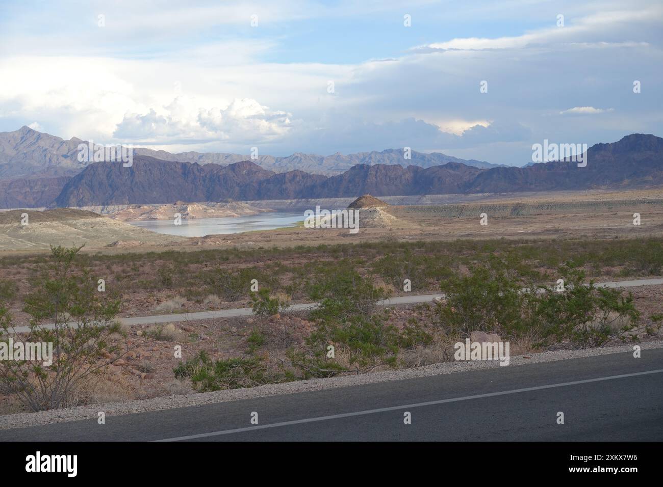 The "Bath Tub Ring" at lake Meade shows just how serious the drought is ...