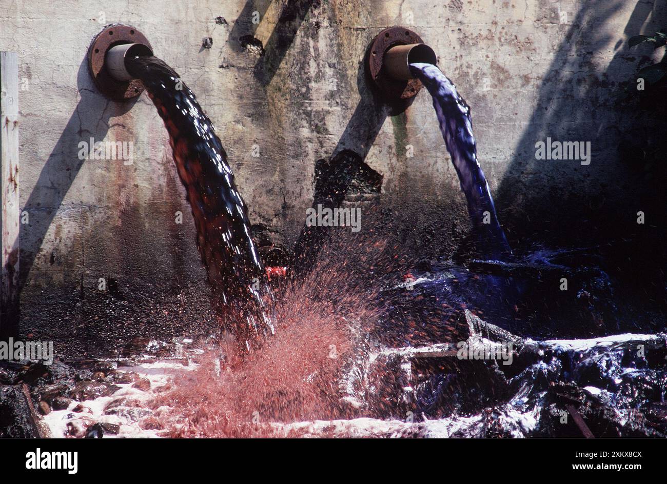 Pollution river hi-res stock photography and images - Alamy