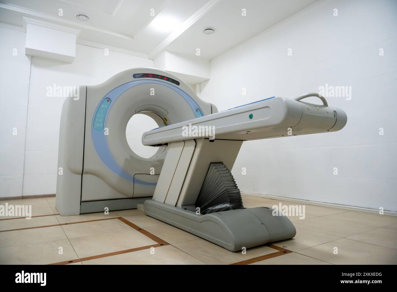 Mri apparatus in room hi-res stock photography and images - Alamy