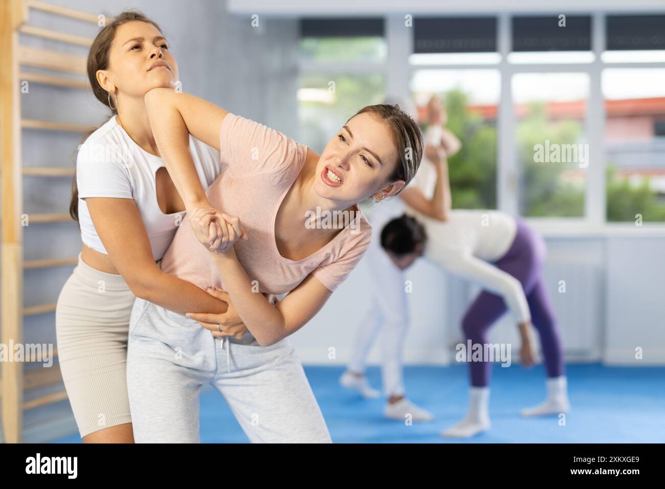 Self defence class female hi-res stock photography and images - Alamy
