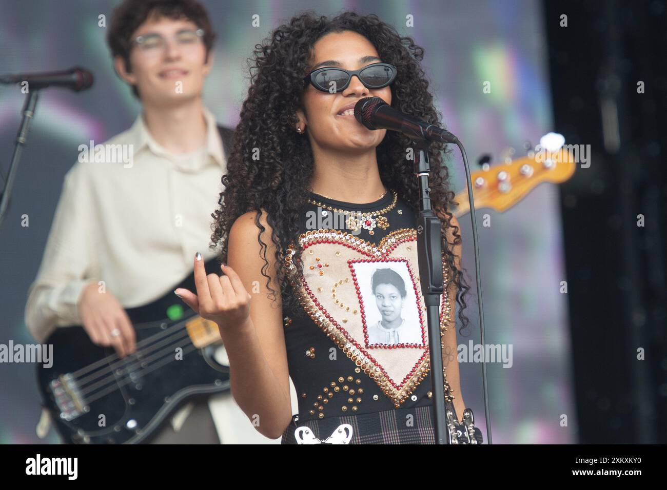 Glastonbury, UK. 28 Jun 2024. English singer Olivia Dean performs on ...