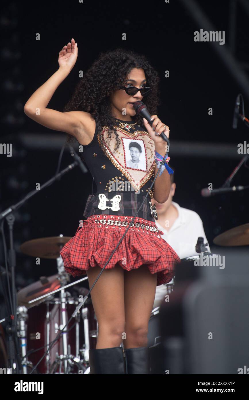 English singer olivia dean hi-res stock photography and images - Alamy
