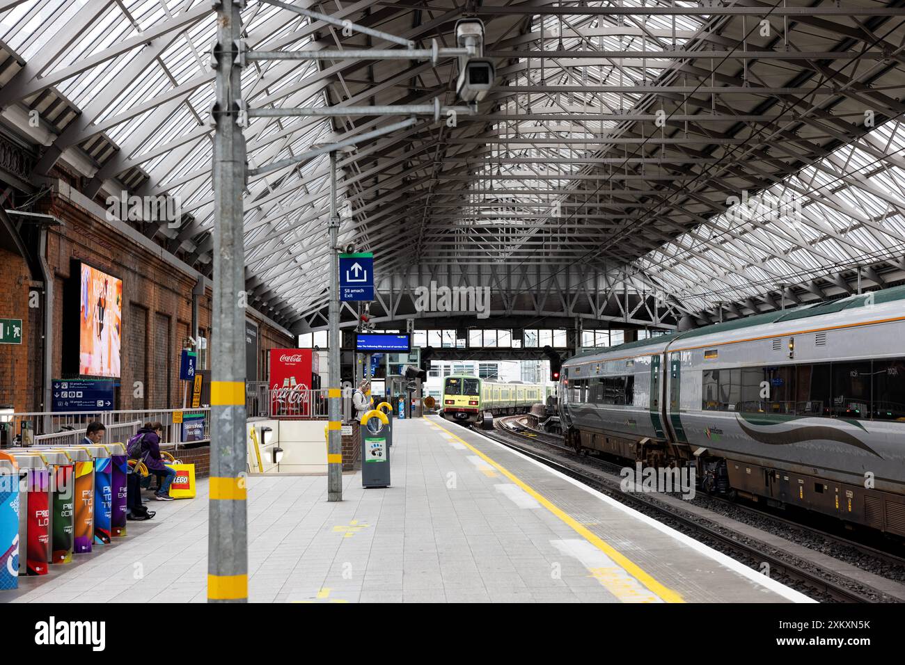 Dublin train station interior hi-res stock photography and images - Alamy
