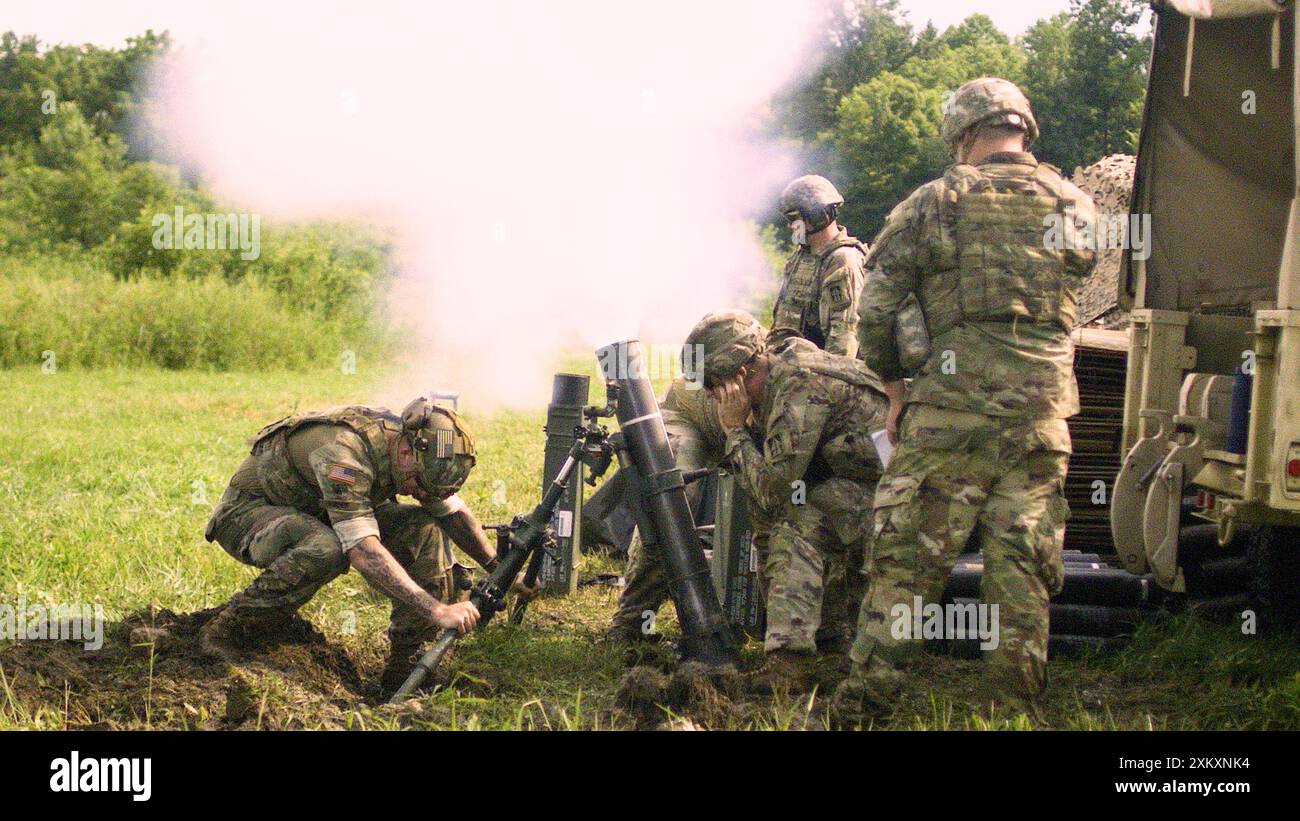 Members of Headquarters Company, 1st Battalion, 293rd Infantry Regiment ...