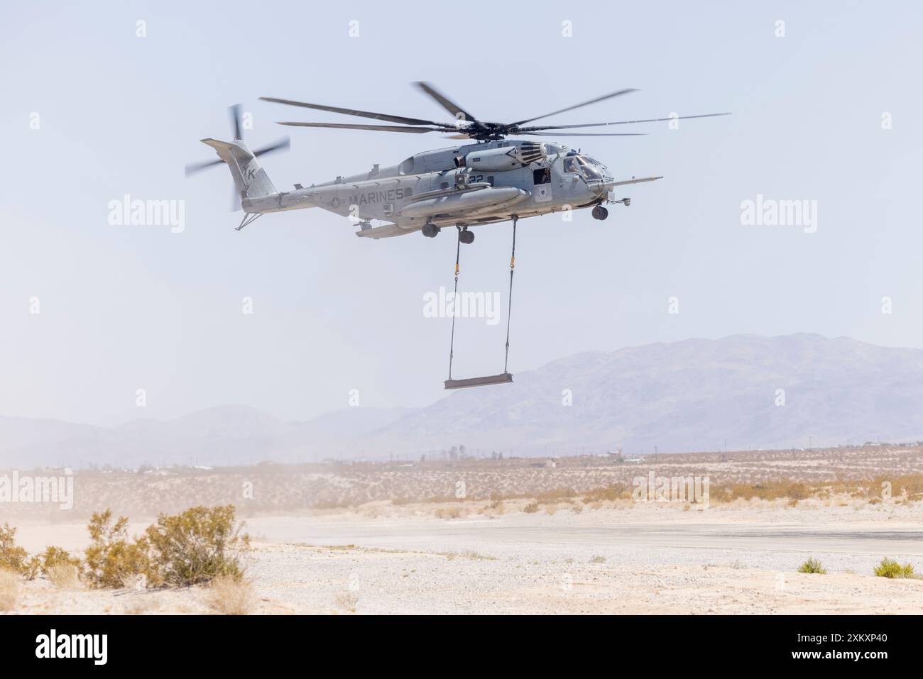 U.S. Marines with Marine Heavy Helicopter Squadron 462, 3rd Marine ...