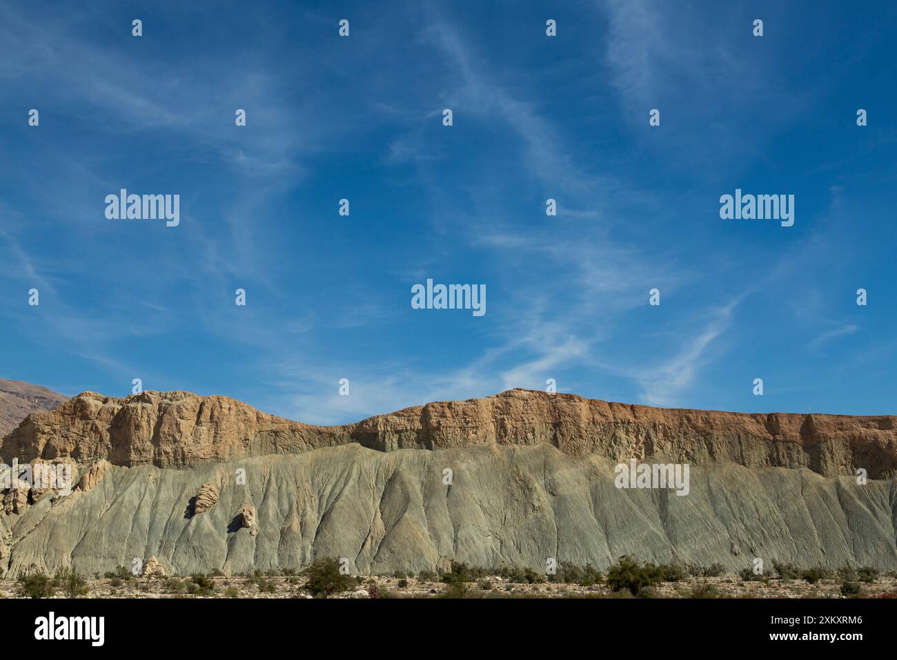 Iran landscape desert blue sky hi-res stock photography and images - Alamy
