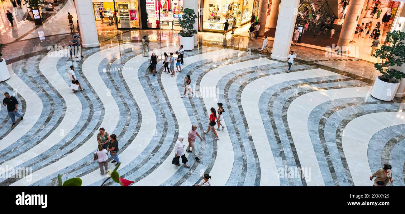 luxury shopping mall Interior design of a luxury shopping mall with a ...