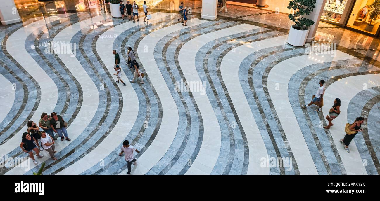 luxury shopping mall Interior design of a luxury shopping mall with a ...