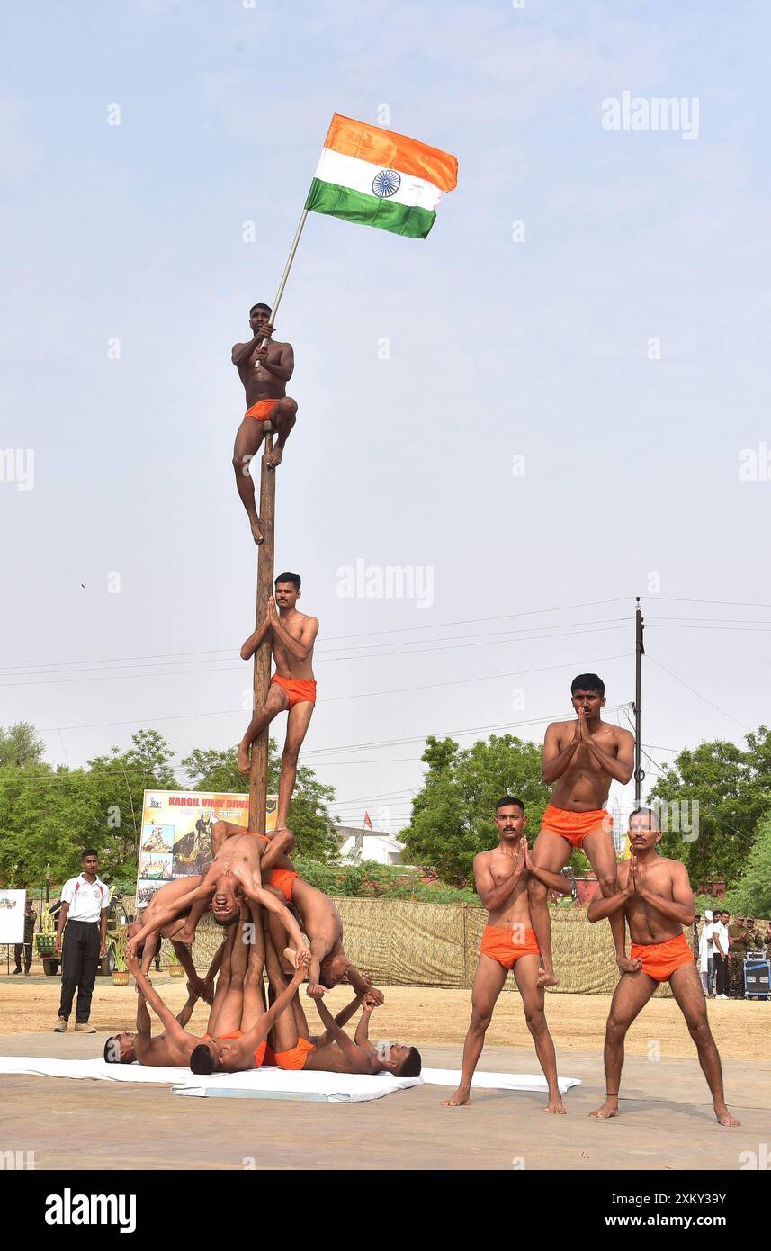 Mallakhamb hi-res stock photography and images - Alamy