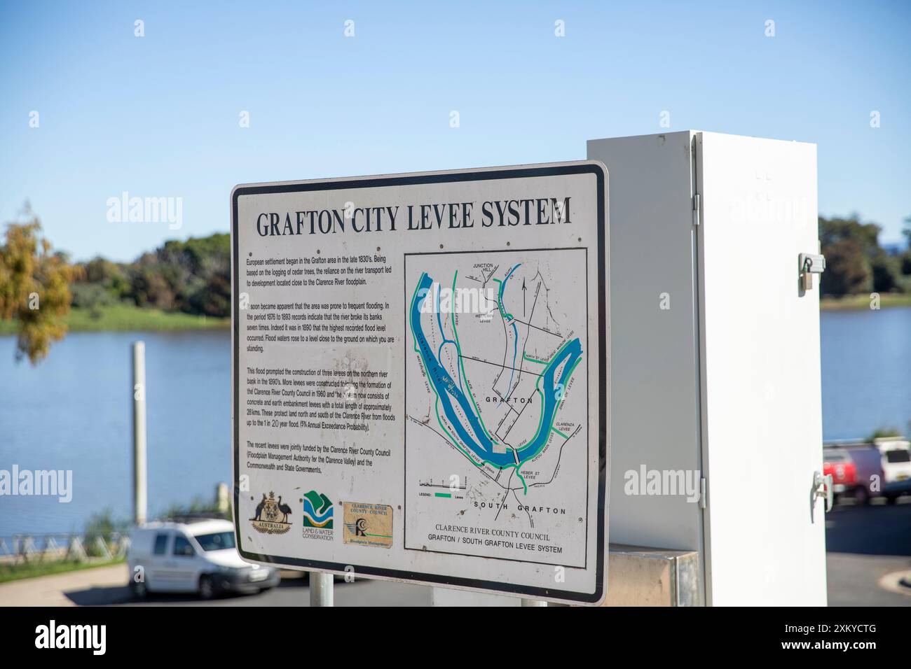 Flood levee hi-res stock photography and images - Alamy