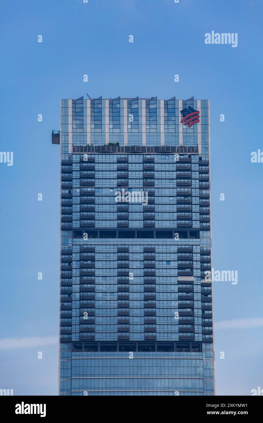 Vertical view of the top of Guoco Tower at Tanjong Pager, tallest ...