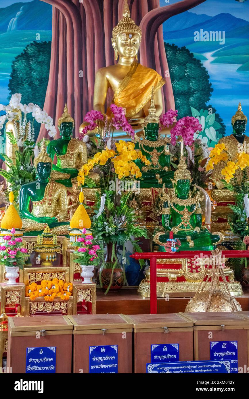 Wat Khao Sung Chaem Fa Stock Photo - Alamy