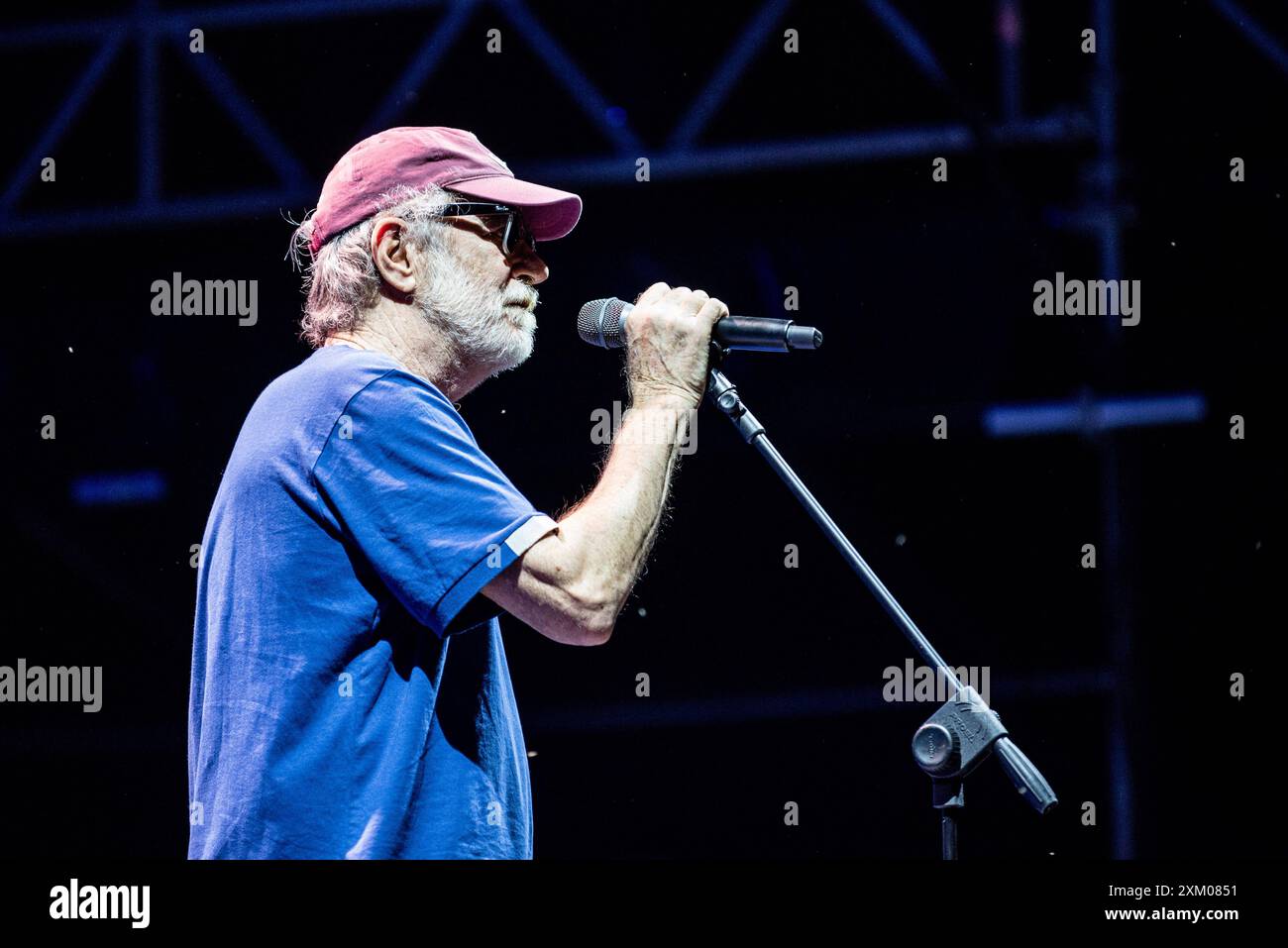 Italian singer Music Concert - Francesco De Gregori dal vivo Francesco ...