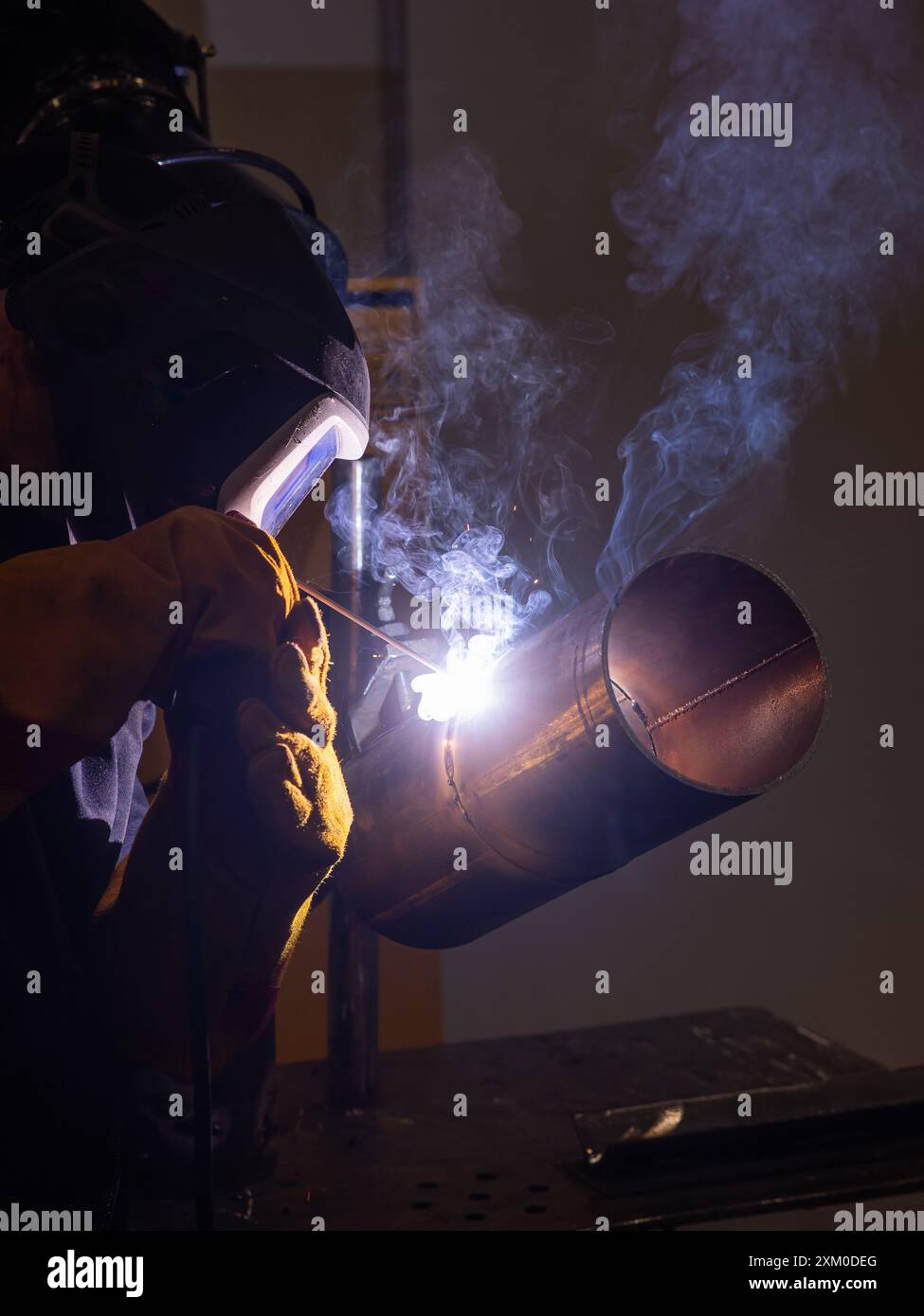 Professional welds pipe hi-res stock photography and images - Alamy
