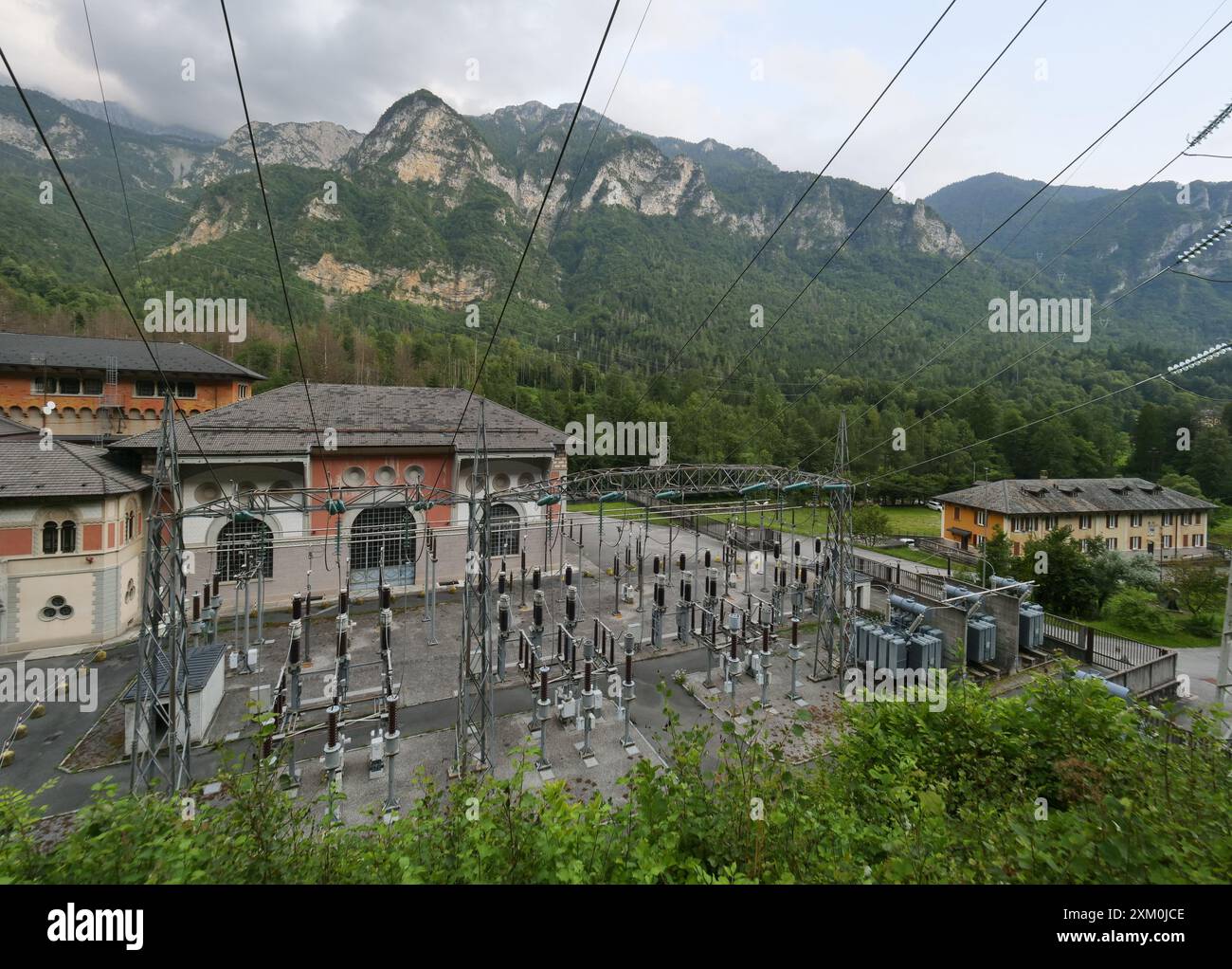 Hydroelectric energy is the world's largest source of clean energy ...