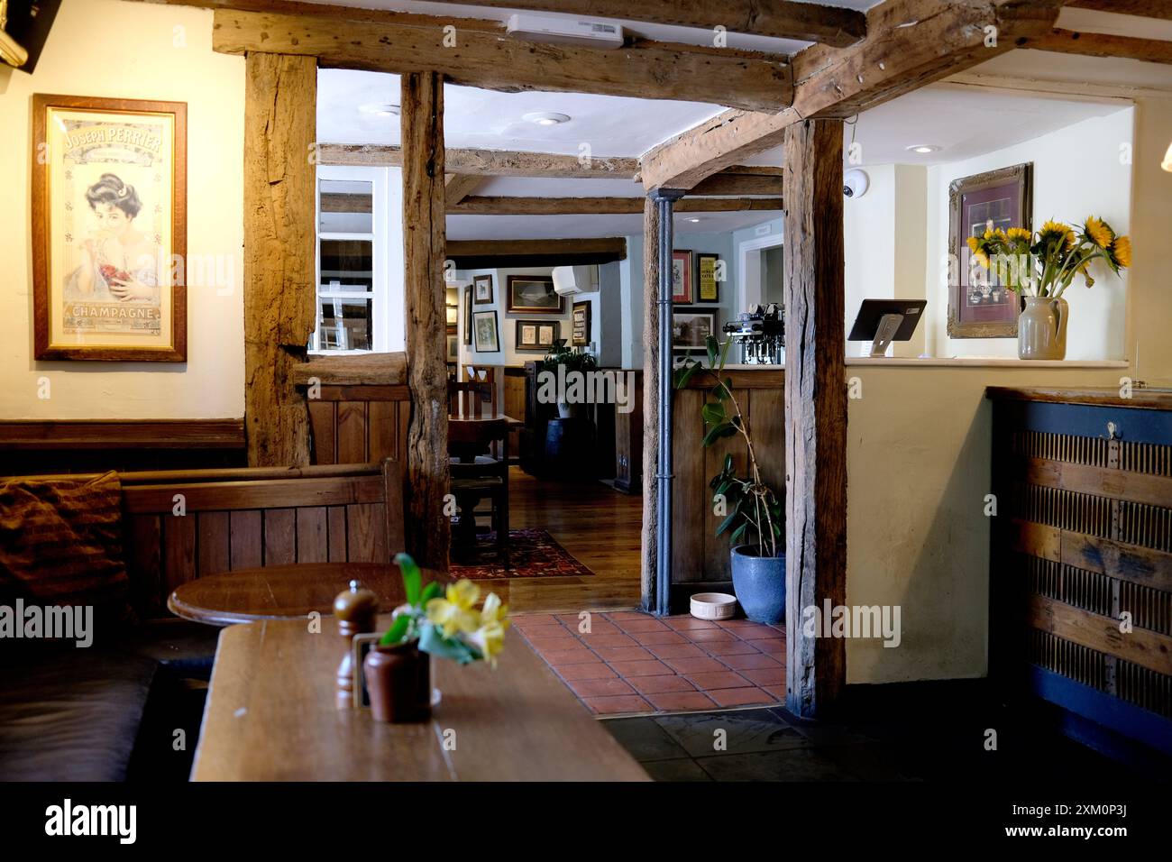 interior of the george & dragon tavern,fordwich town,sturry,canterbury ...