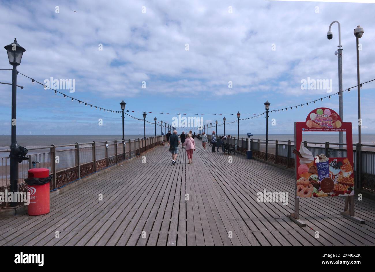 Skegness Pier UK 23rd July 2024 Skegness beach and pier area People ...