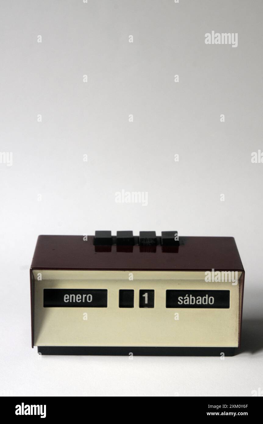 perpetual calendar, Saturday January 1; vintage calendar Stock Photo ...