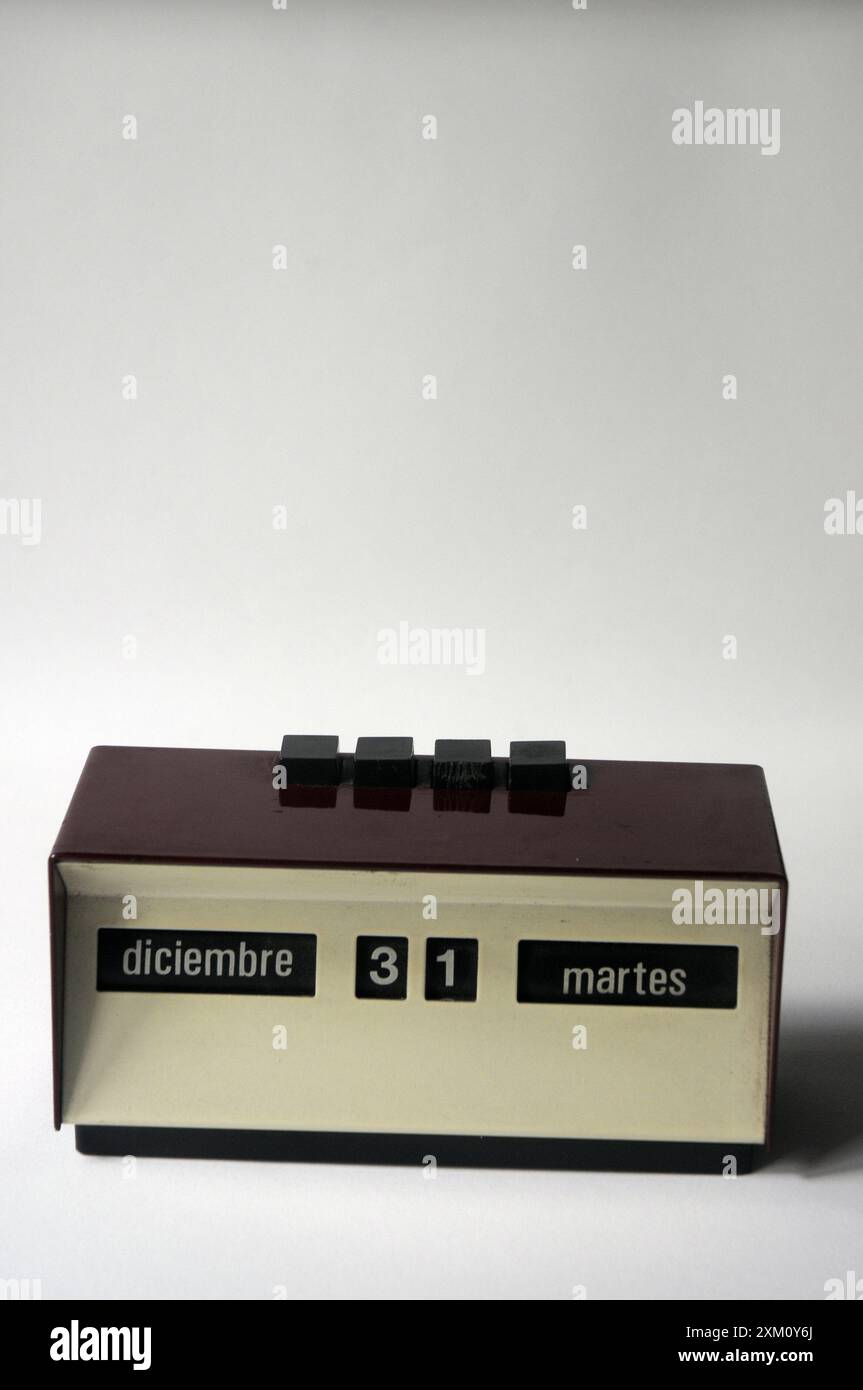 martes 31 de diciembre , perpetual calendar; calendario perpetuo ...