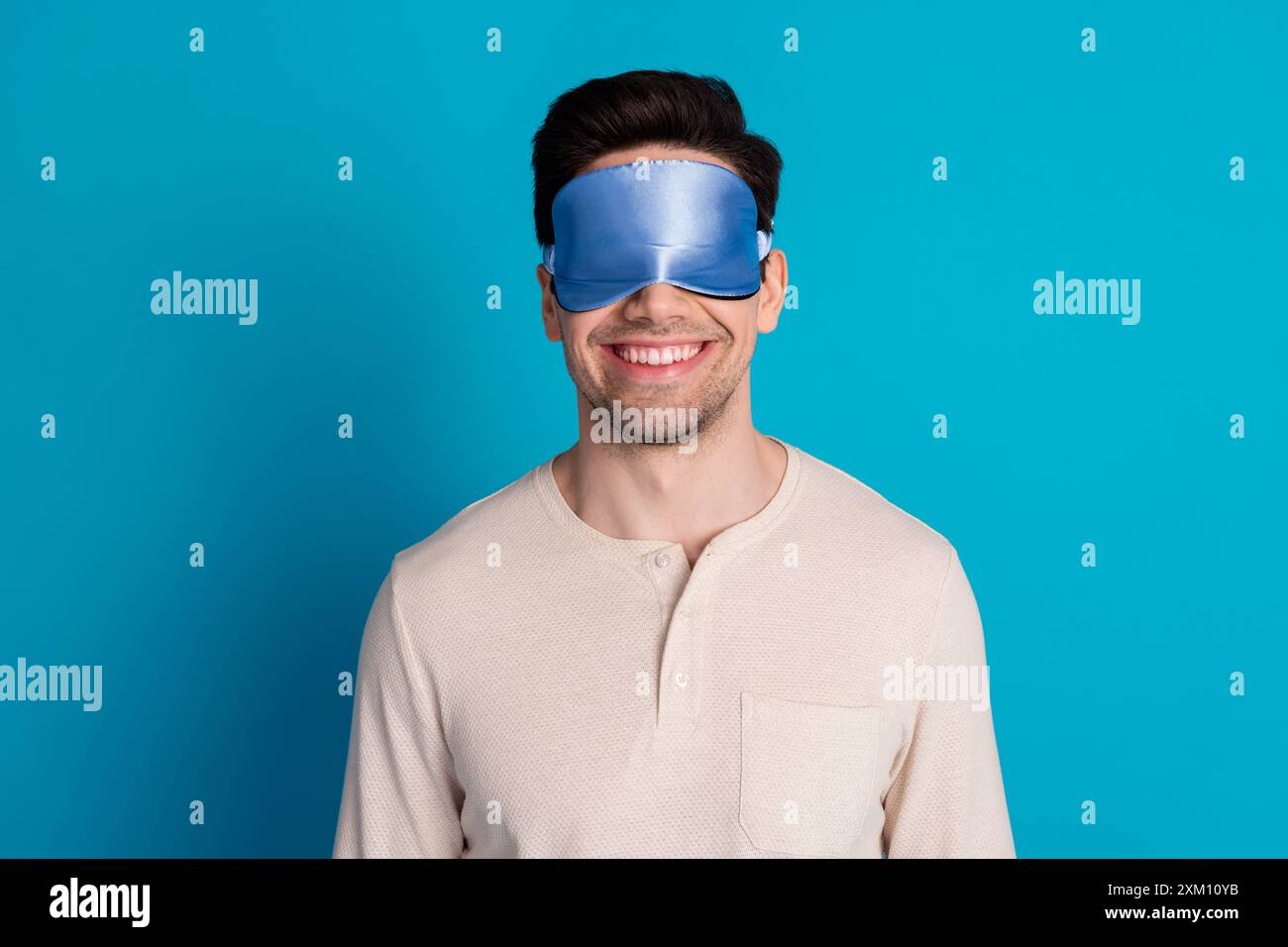Photo portrait of handsome young guy eyes covered mask sleep dressed ...