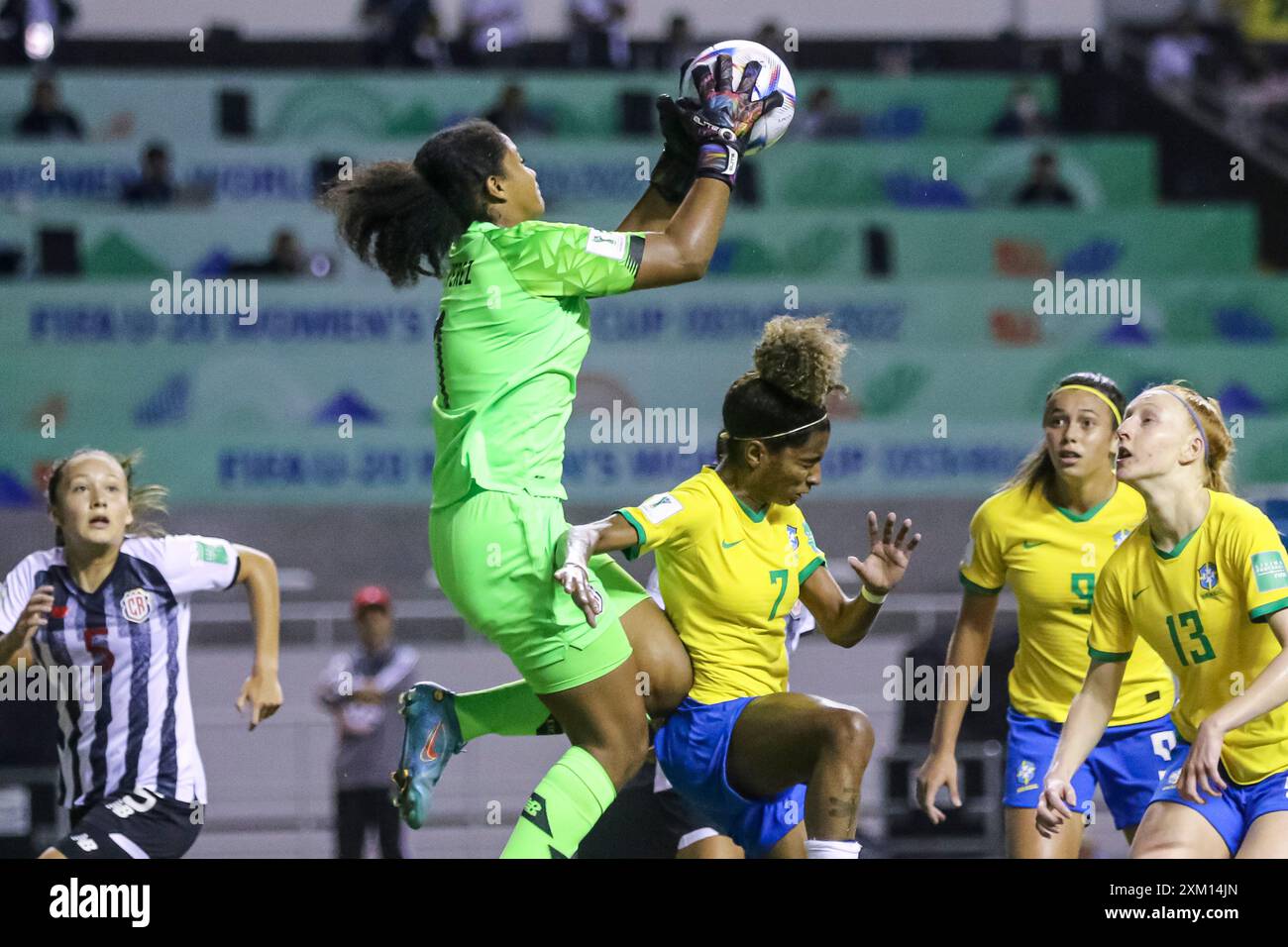Goalkeeper Genesis Perez of Costa Rica and Luany Da Silva of Brazil ...