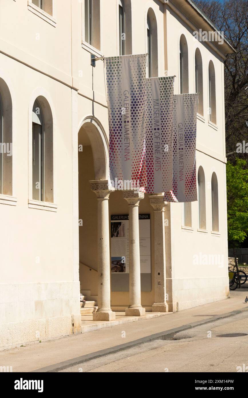 Building exterior of The Gallery of Fine Arts / The Museum of Fine Arts ...