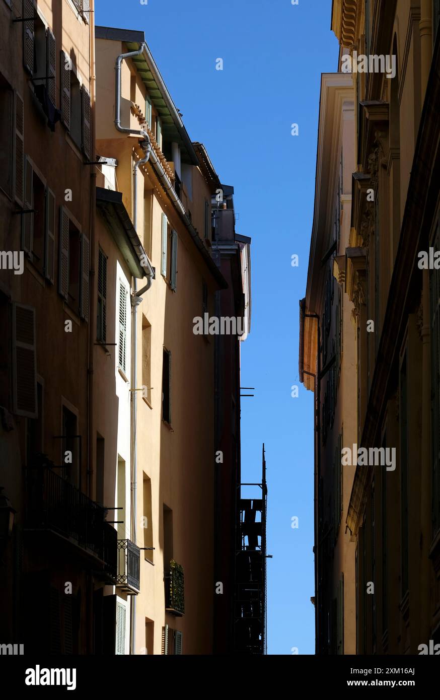 Narrow street nice hi-res stock photography and images - Alamy