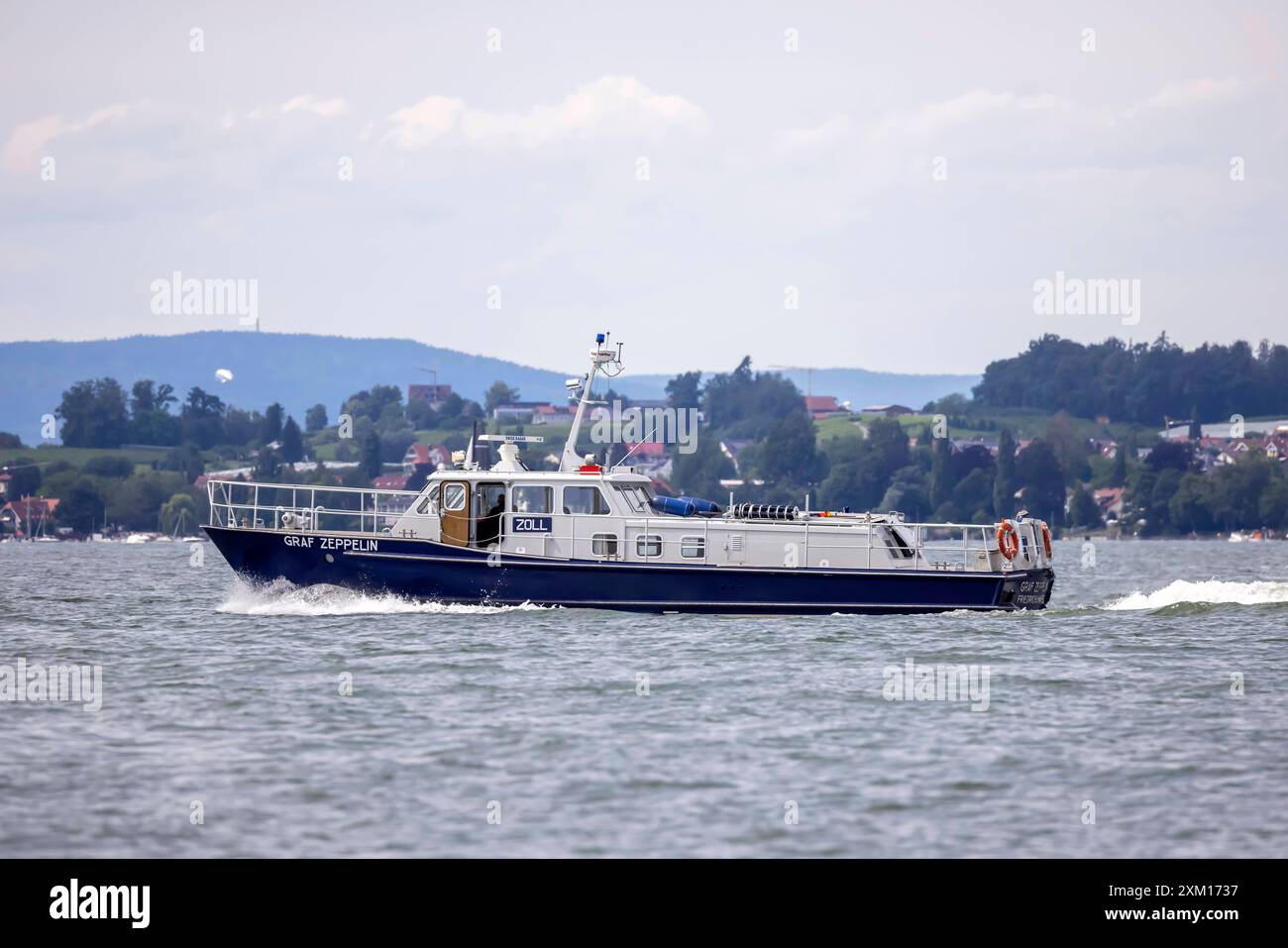 Zollschiff Graf Zeppelin auf dem Bodensee. // 13.07.2024: Immenstaad ...