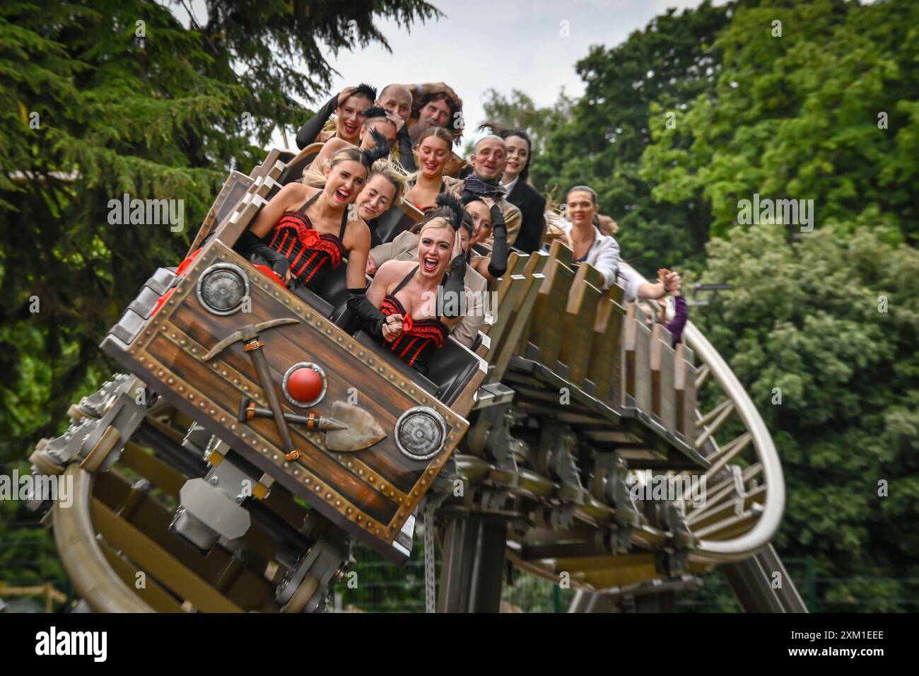 Tamworth, UK. 24 July 2024. The new roller coaster "Gold Rush" has its launch event at Drayon ...