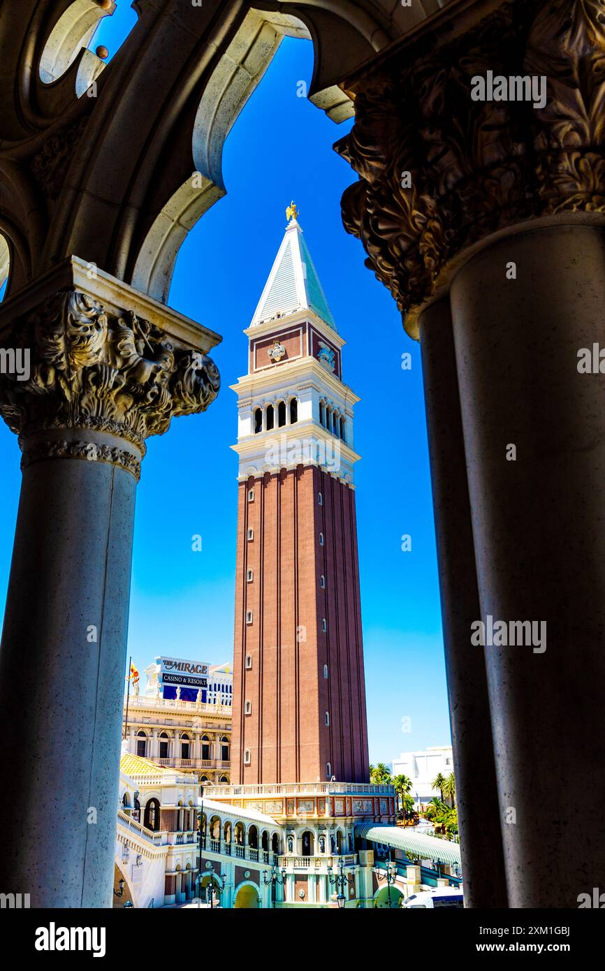 Replica bell tower of the Campanile di San Marco at the Venetian Hotel ...