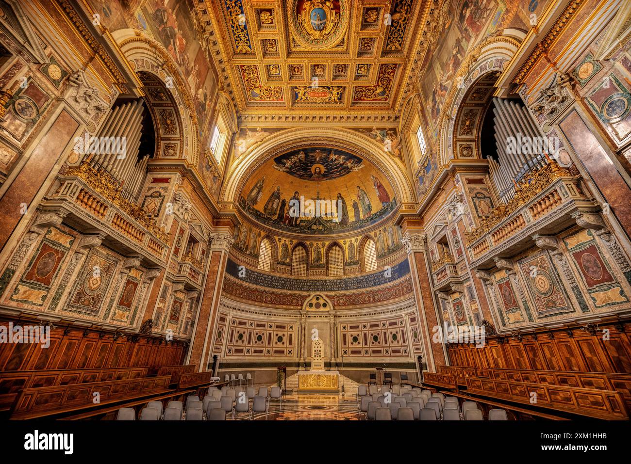 Basilica San Giovanni in Laterano in Rome Stock Photo - Alamy