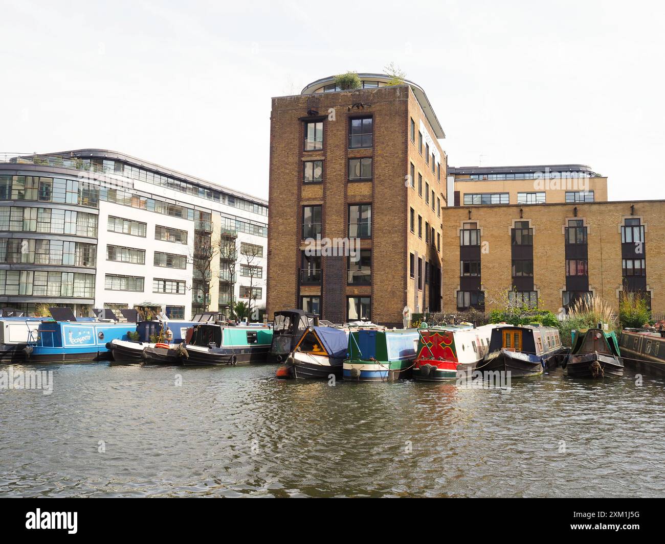 a view of Ice Wharf Marina and Battlebridge Basin on the Regents Canal near Kings Cross in ...