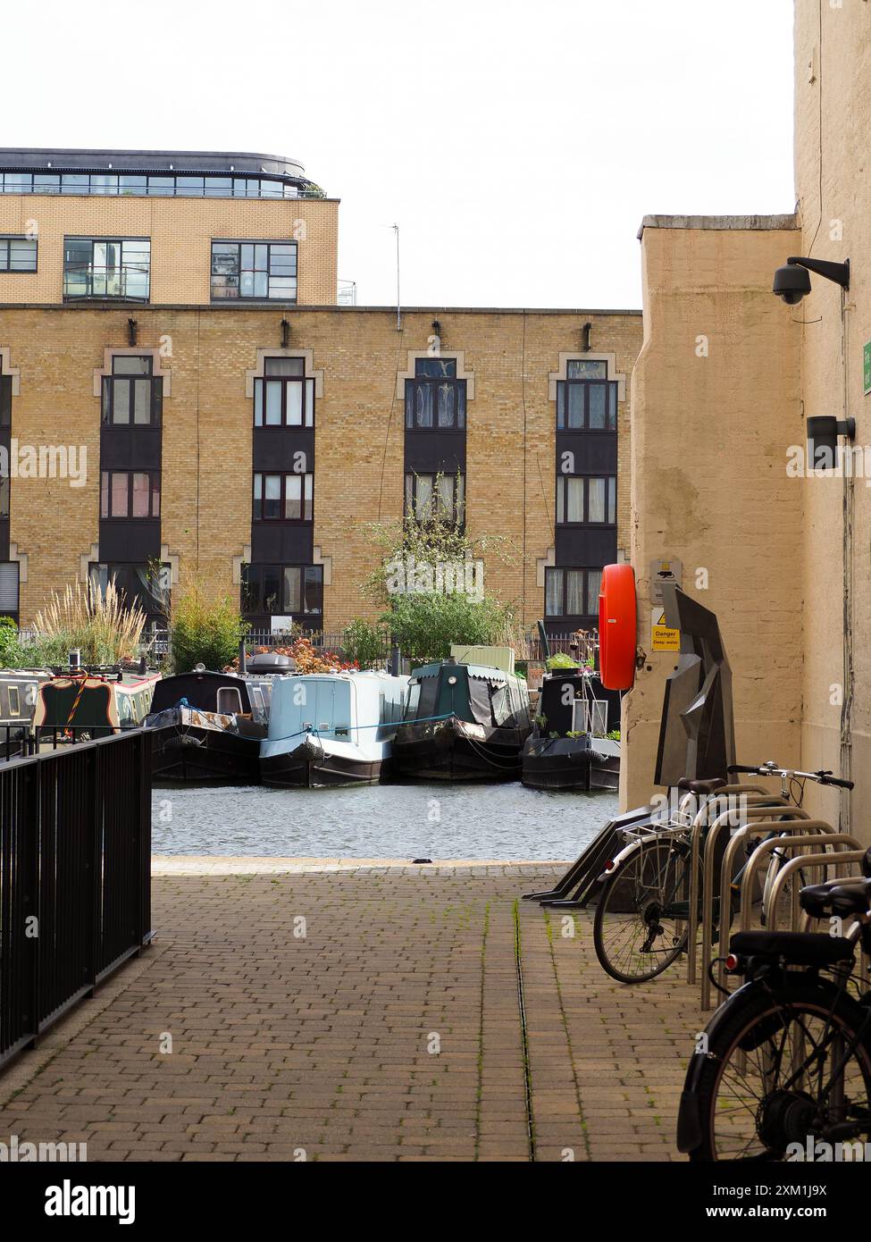 a view of Ice Wharf Marina and Battlebridge Basin on the Regents Canal near Kings Cross in ...