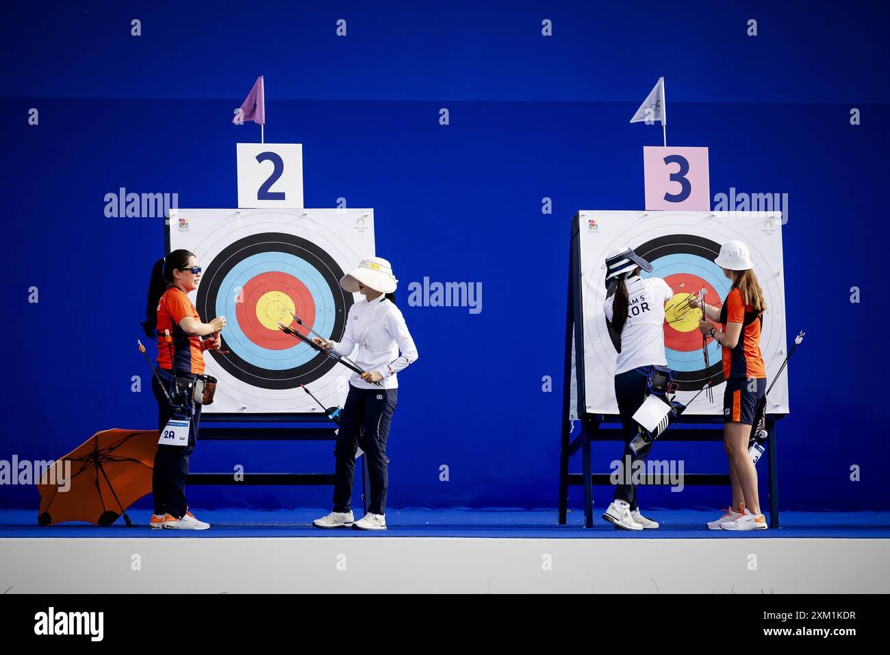 PARIS - Archers Gaby Schloesser and Quinty Roeffen in action during the ...