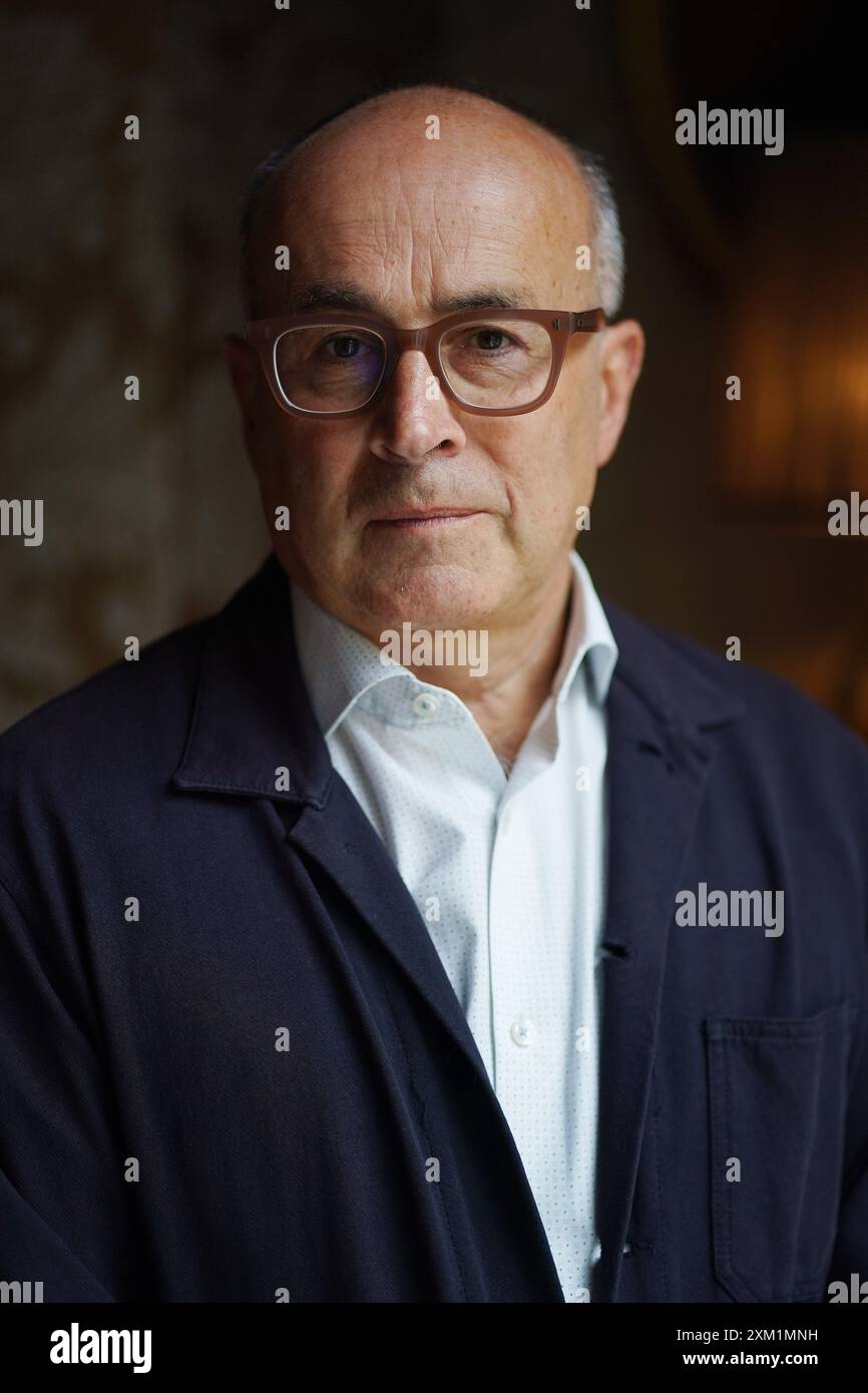 Consultant gastrointestinal surgeon Professor Nick Maynard at Buswells ...