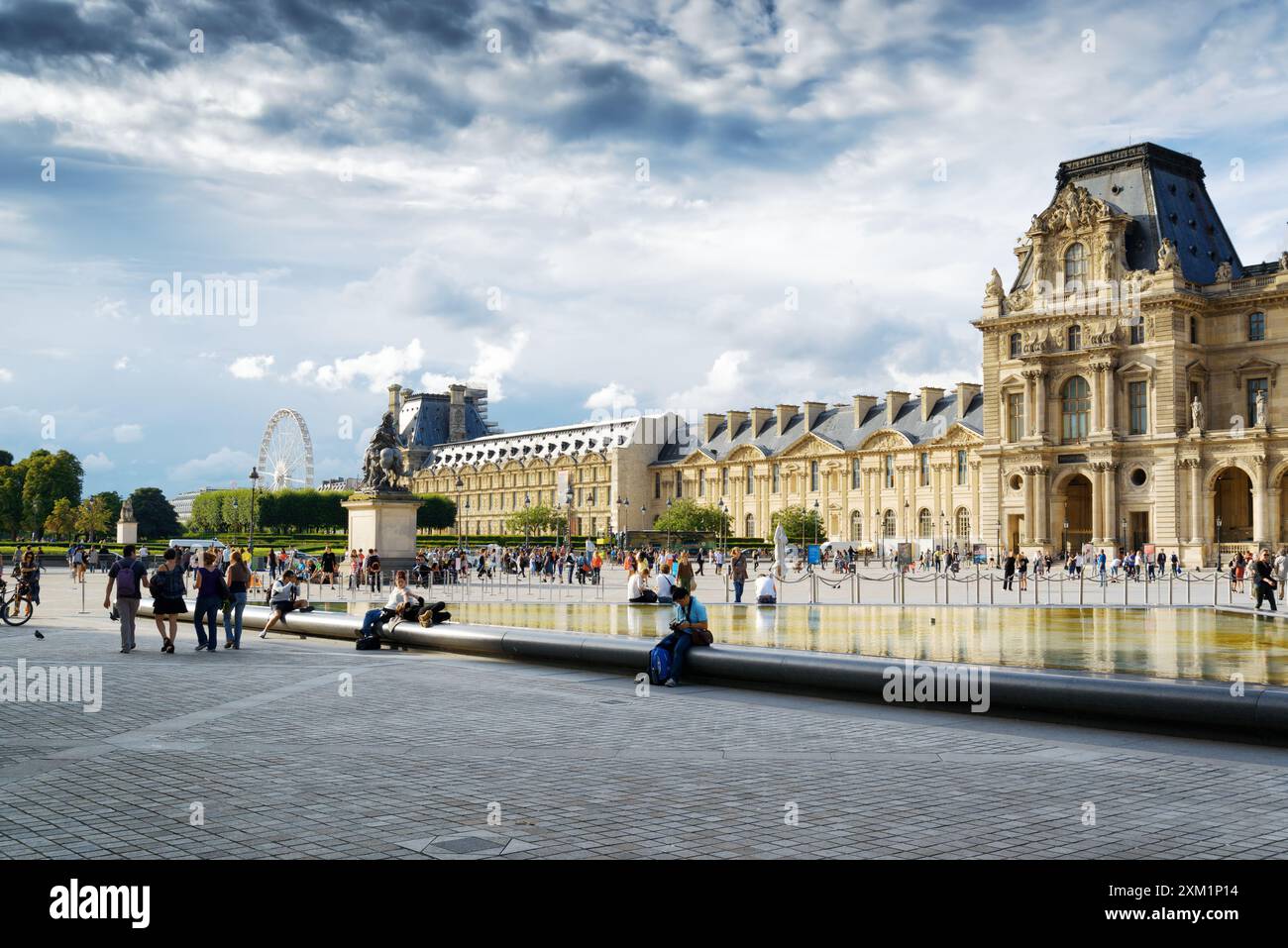 The view of the Napoleon yard and the Louvre, Paris Stock Photo - Alamy