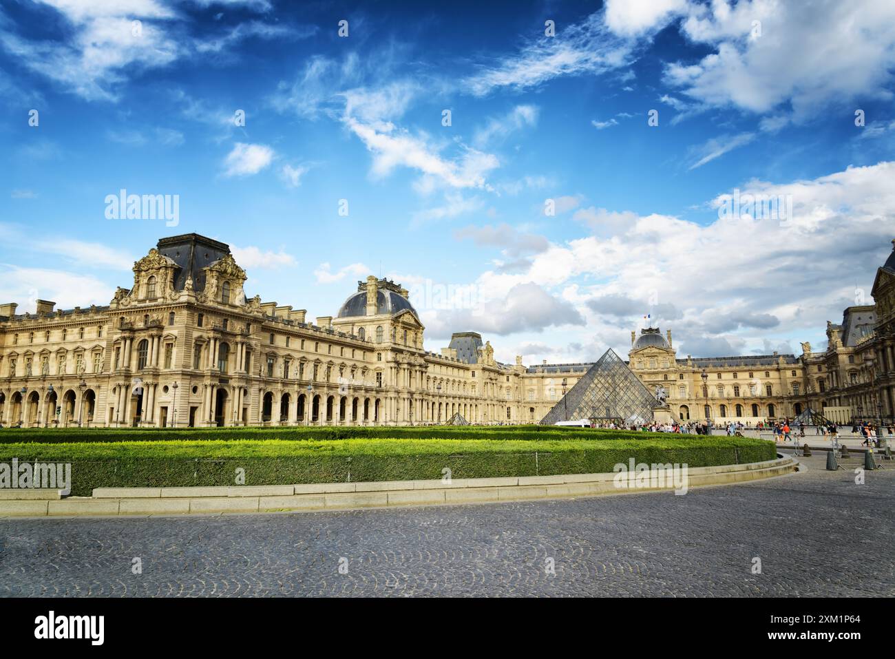 Glass and stone pyramid hi-res stock photography and images - Alamy