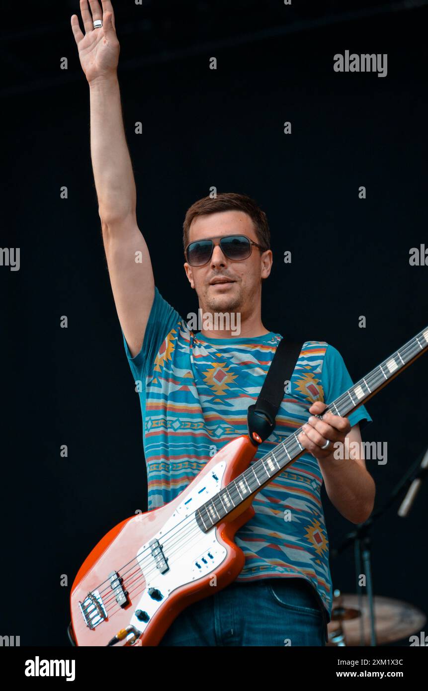 Guitarist tom gladwin band shed seven hi-res stock photography and ...