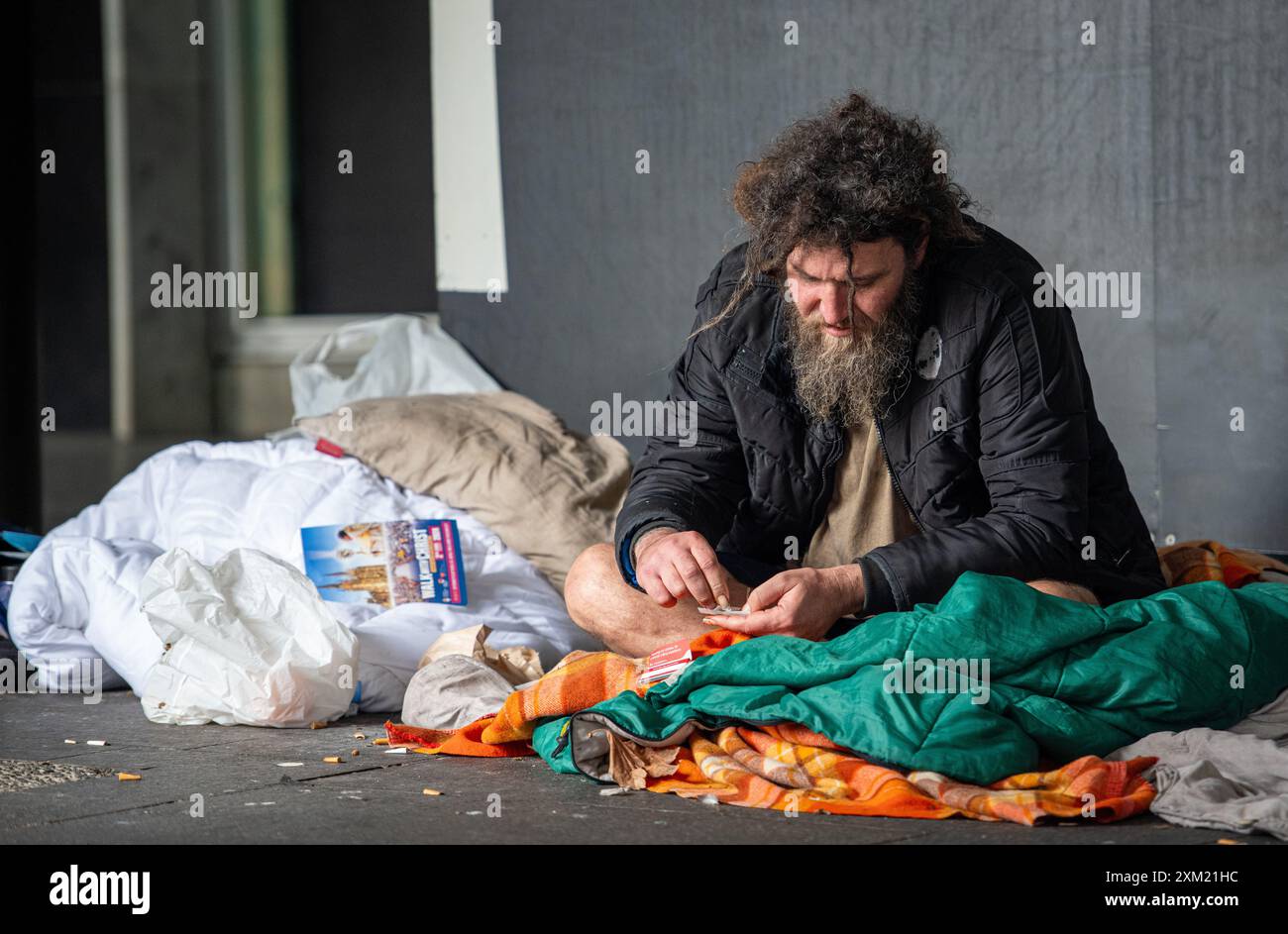 Sydney homeless martin place hi-res stock photography and images - Alamy