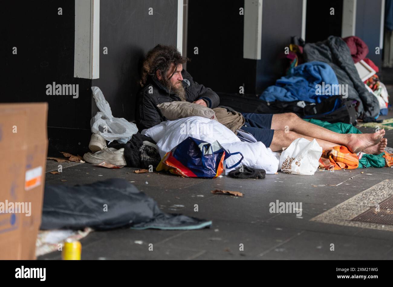 Sydney homeless martin place hi-res stock photography and images - Alamy